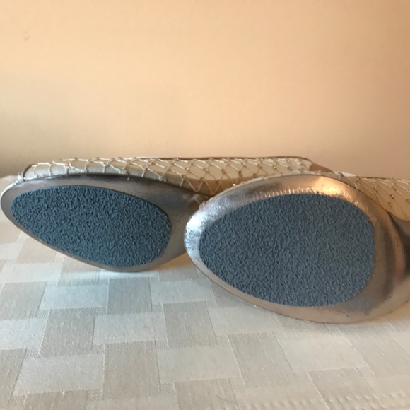 Adrianna Papell | Shoes | Adrianna Papell Lace Fabric Shoes | Poshmark